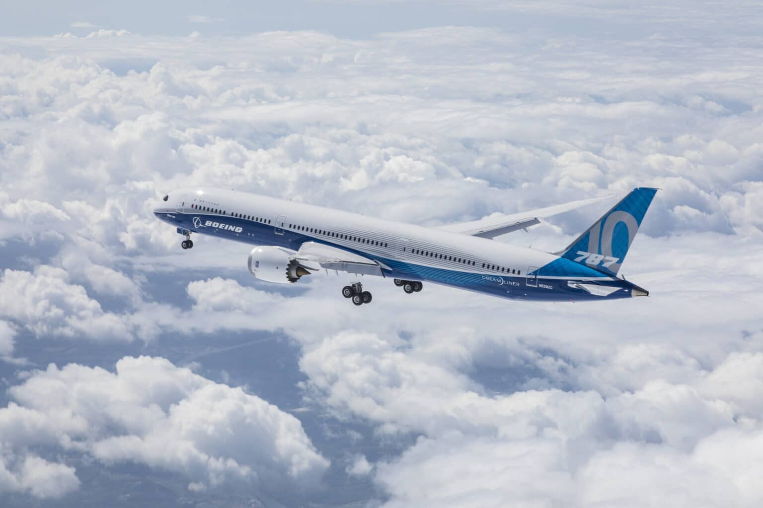 What Is ETOPS? Twin-Engine Aircraft Ocean Flights Explained