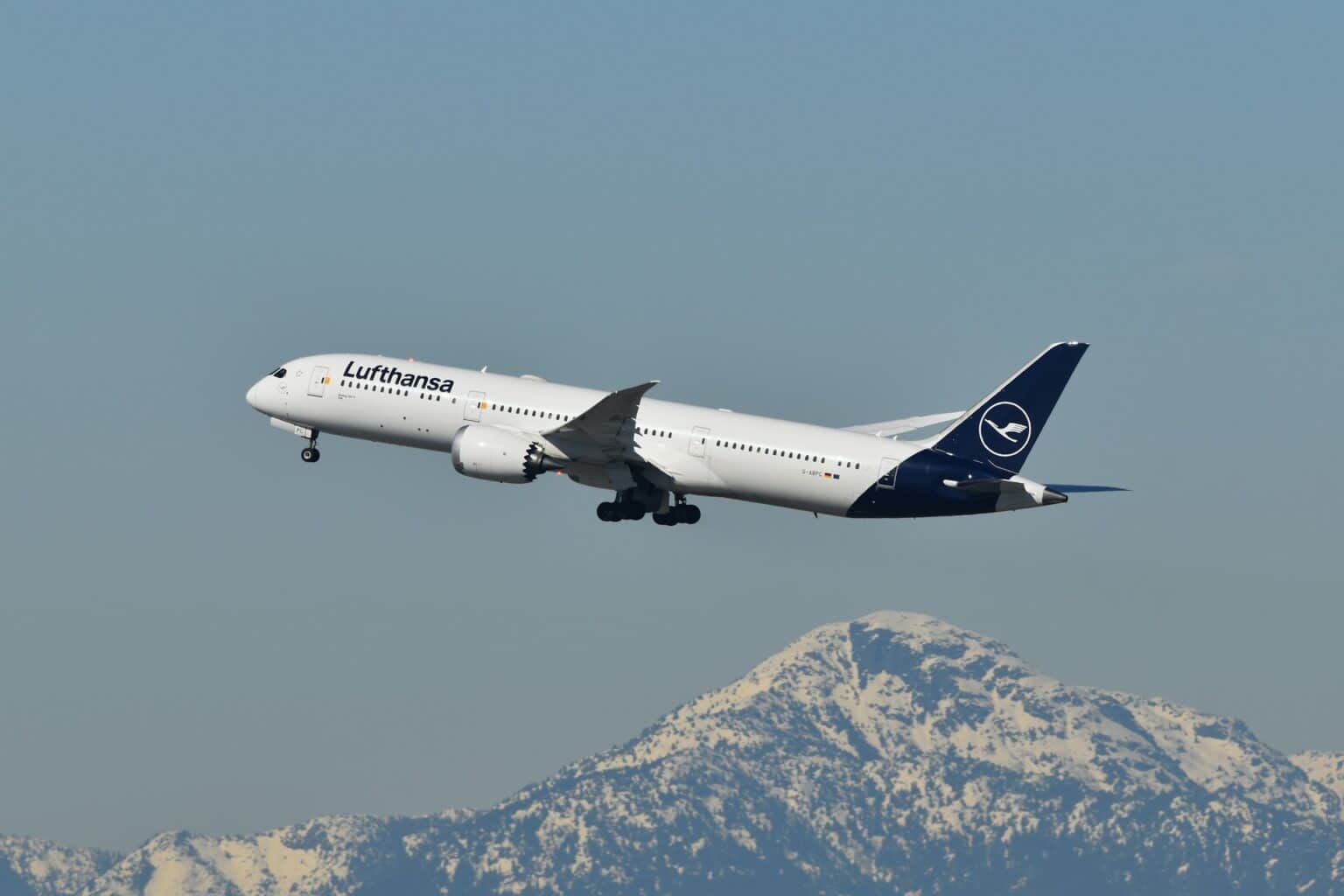 Most Fuel-Efficient Airlines 2026 (Ranked)