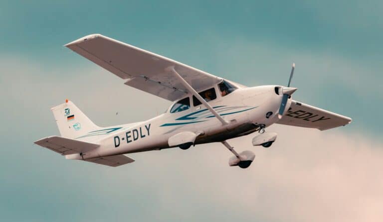 How Aircraft Can Fly Safely With One Engine - Explained